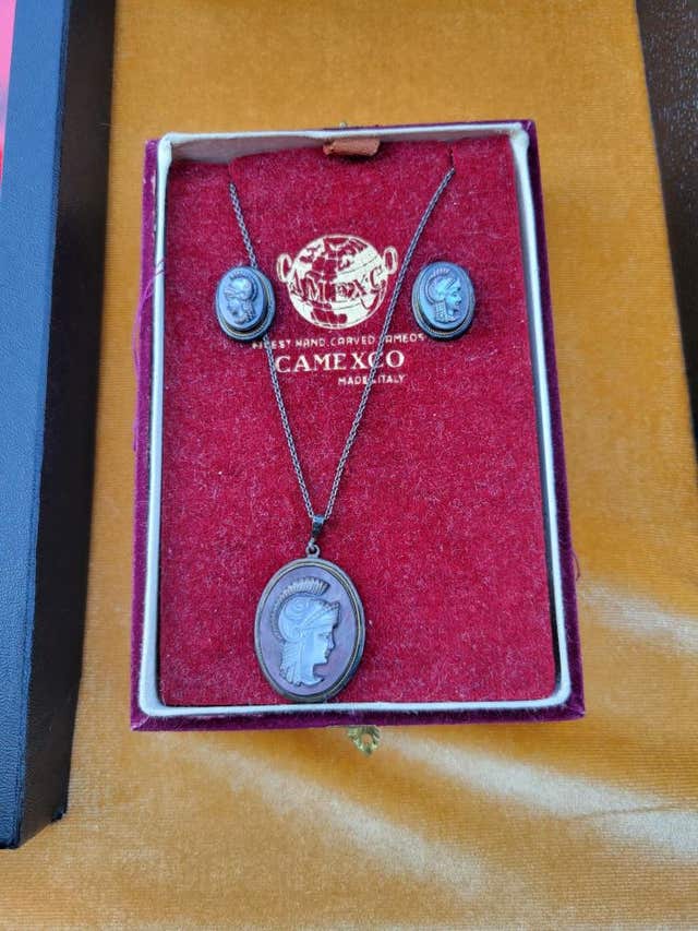 Seeing Red: Decoding True Ruby, Ruby-Flashed & Ruby-Stained Glass