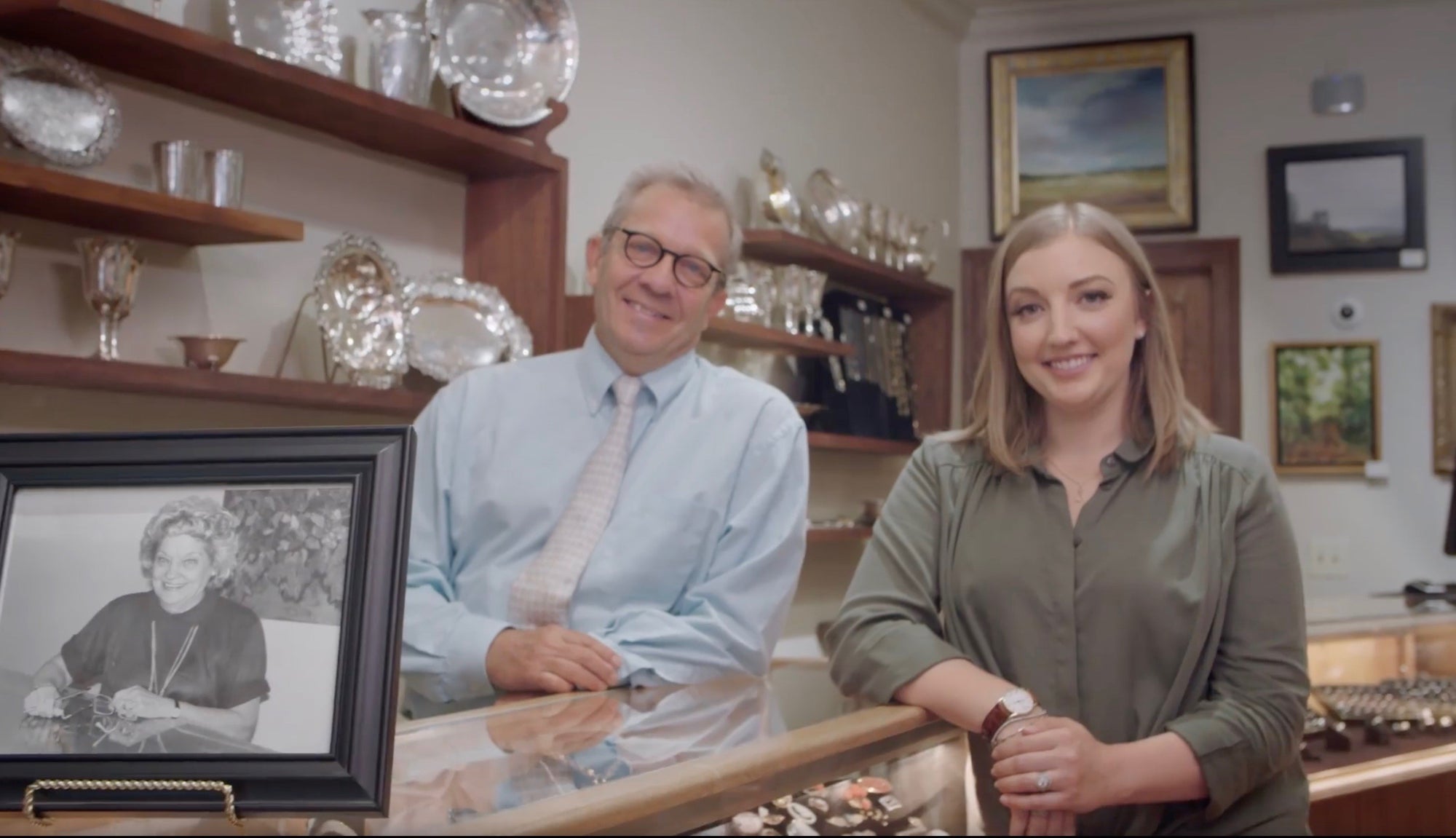 Third-generation business specializes in pre-1940s jewelry