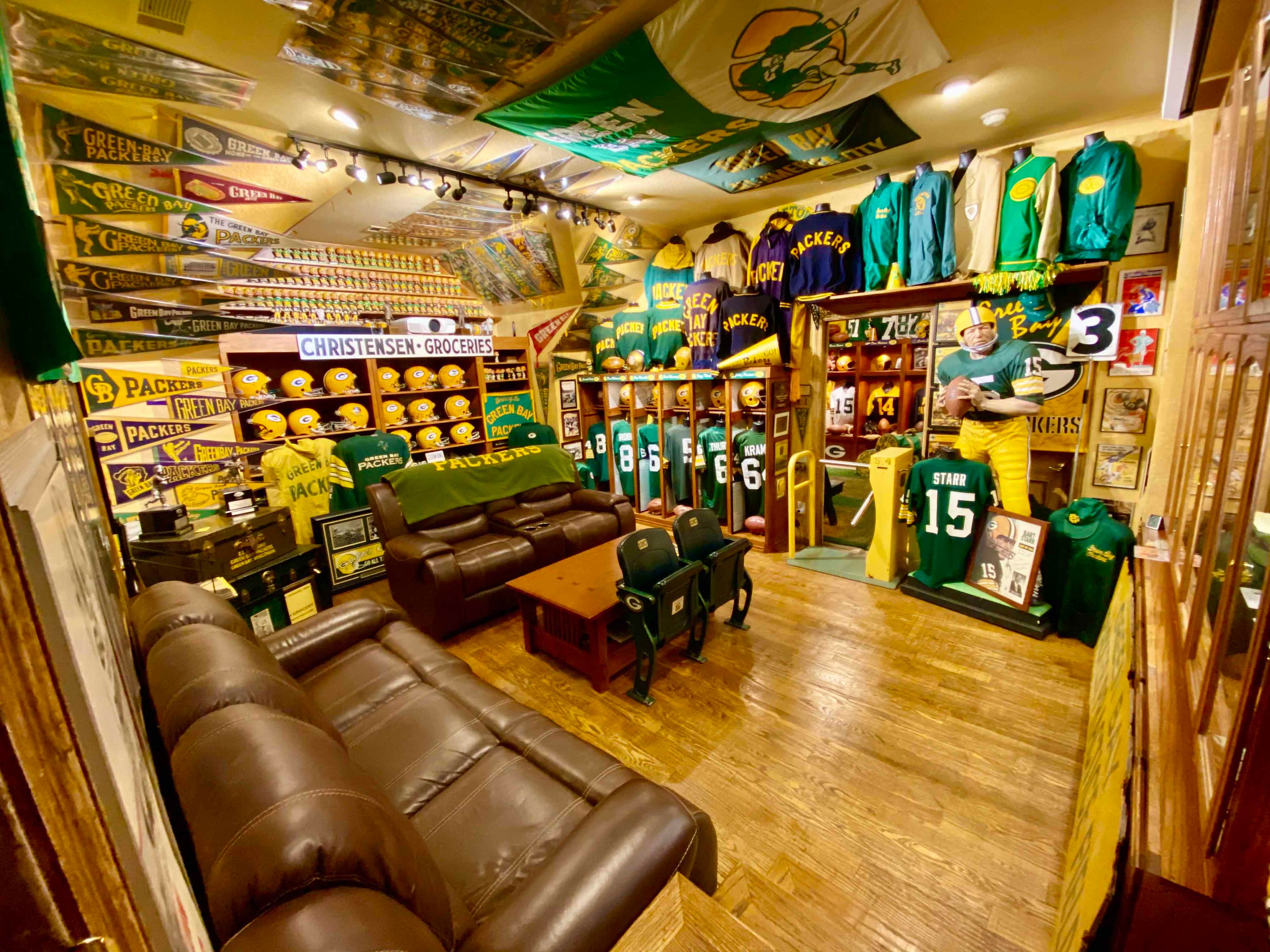 Visit the Ultimate Packers Collection - Antique Trader