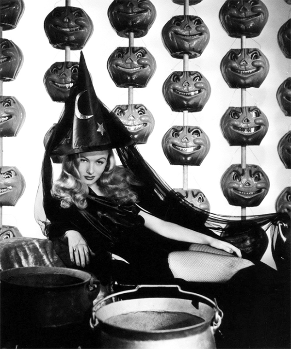 Say cheese(cake): Vintage Halloween Pinups are a Seasonal Scream