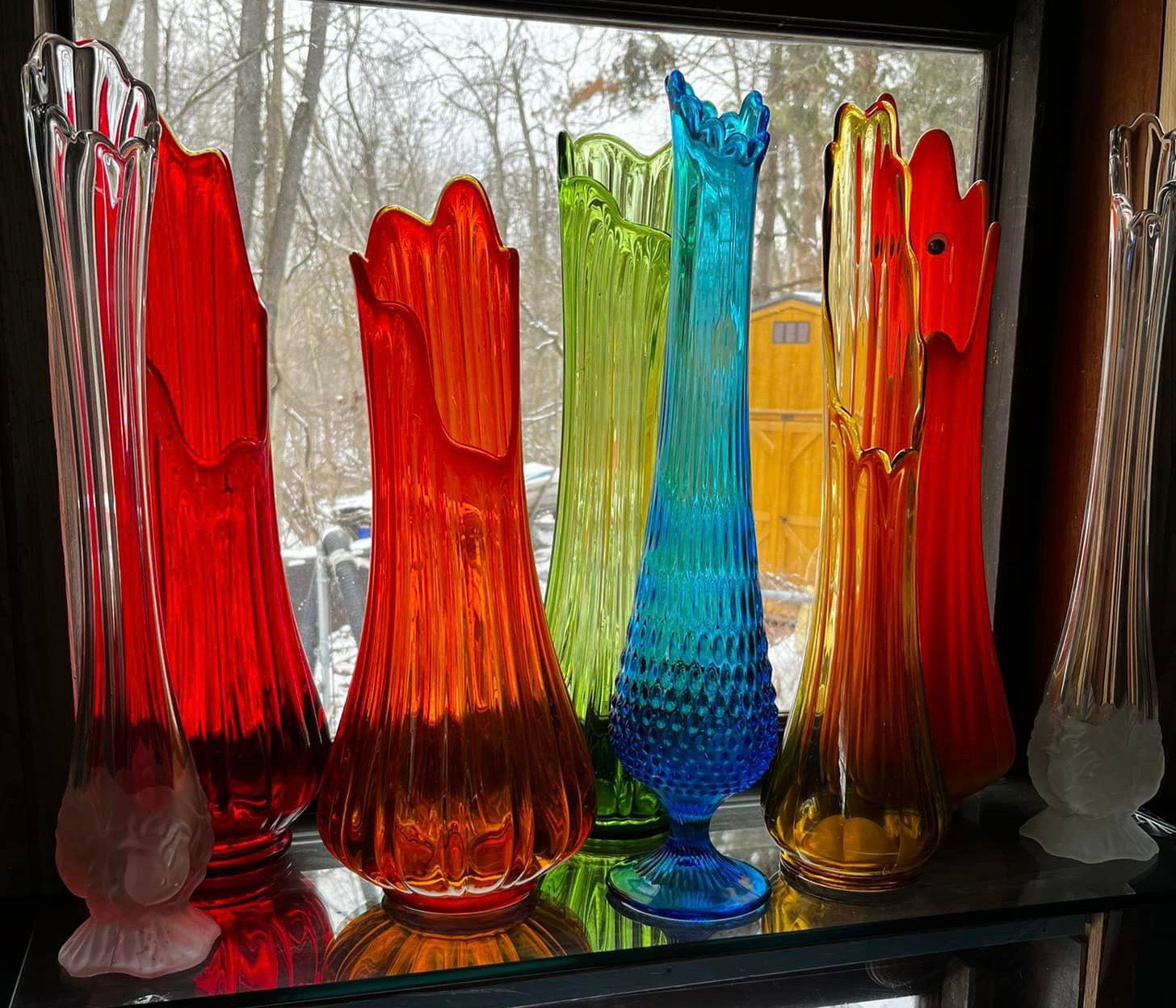 The Allure of Swung Vases: Where Curves Meet Craftsmanship